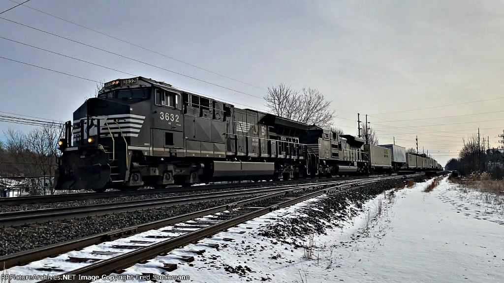 NS 3632 leads 21Z along with 1081.